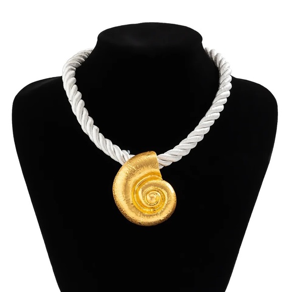 Zara | Jewelry | Zara Gold Seashore Necklaces Sea Shell Starfish Shell ...